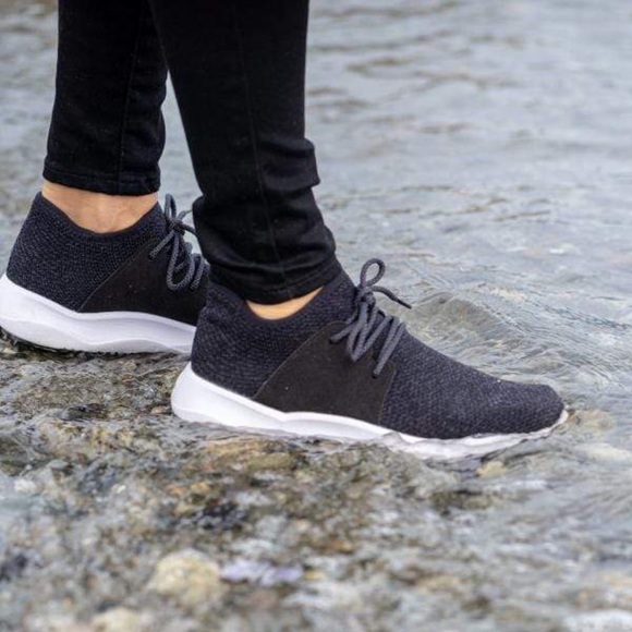 Vessi | Shoes | Vessi Everyday Womens Sneakers Sz 7 In Moonlight Black ...